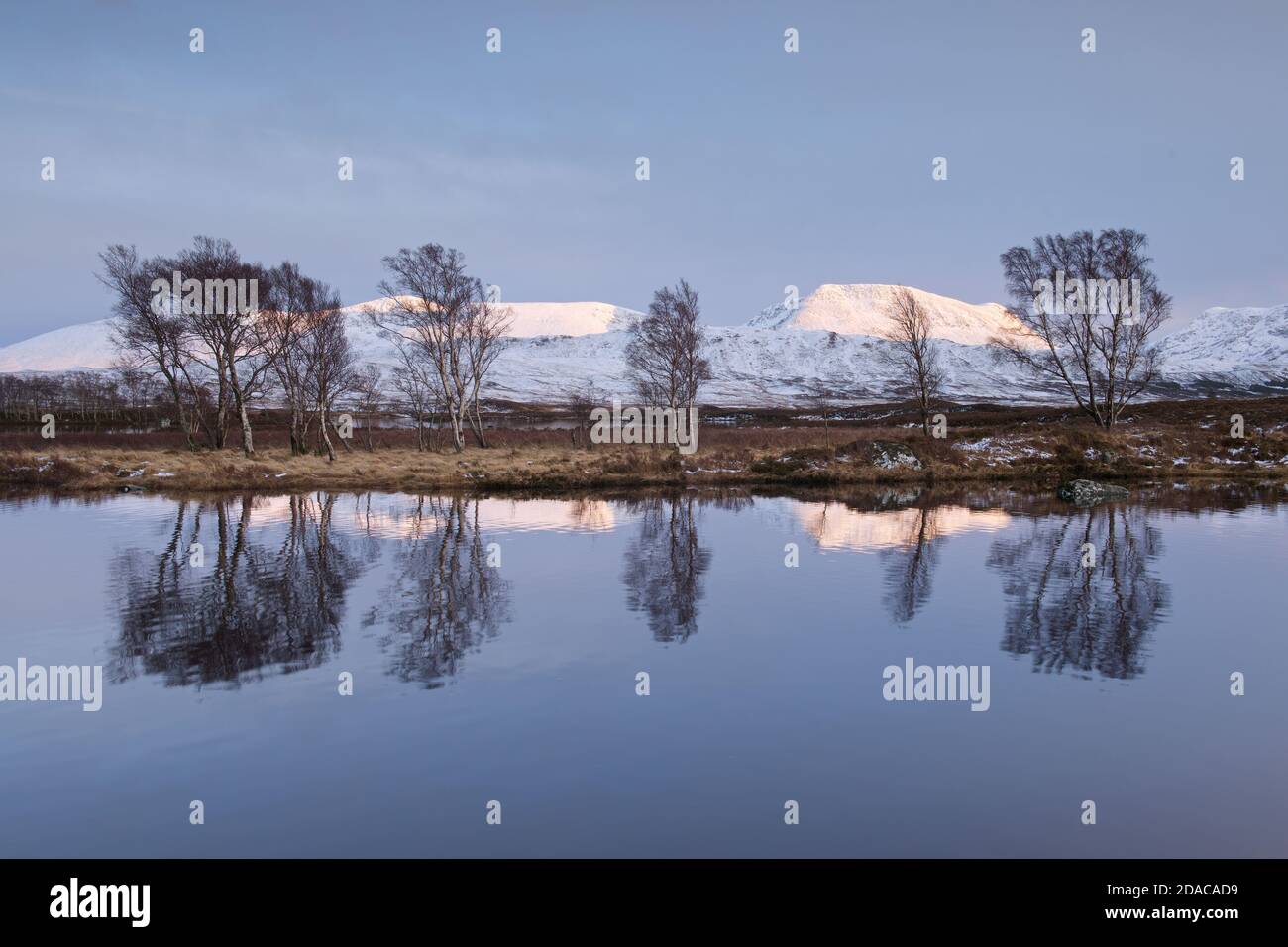 Silver sunset with reflections hi-res stock photography and images - Alamy