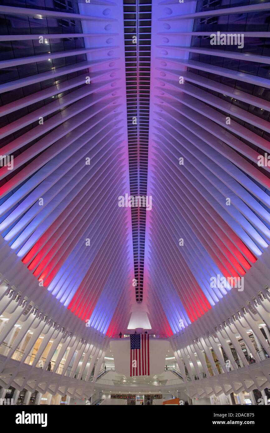 The Oculus transit hub at One World Trade Center turns on its new LED ...