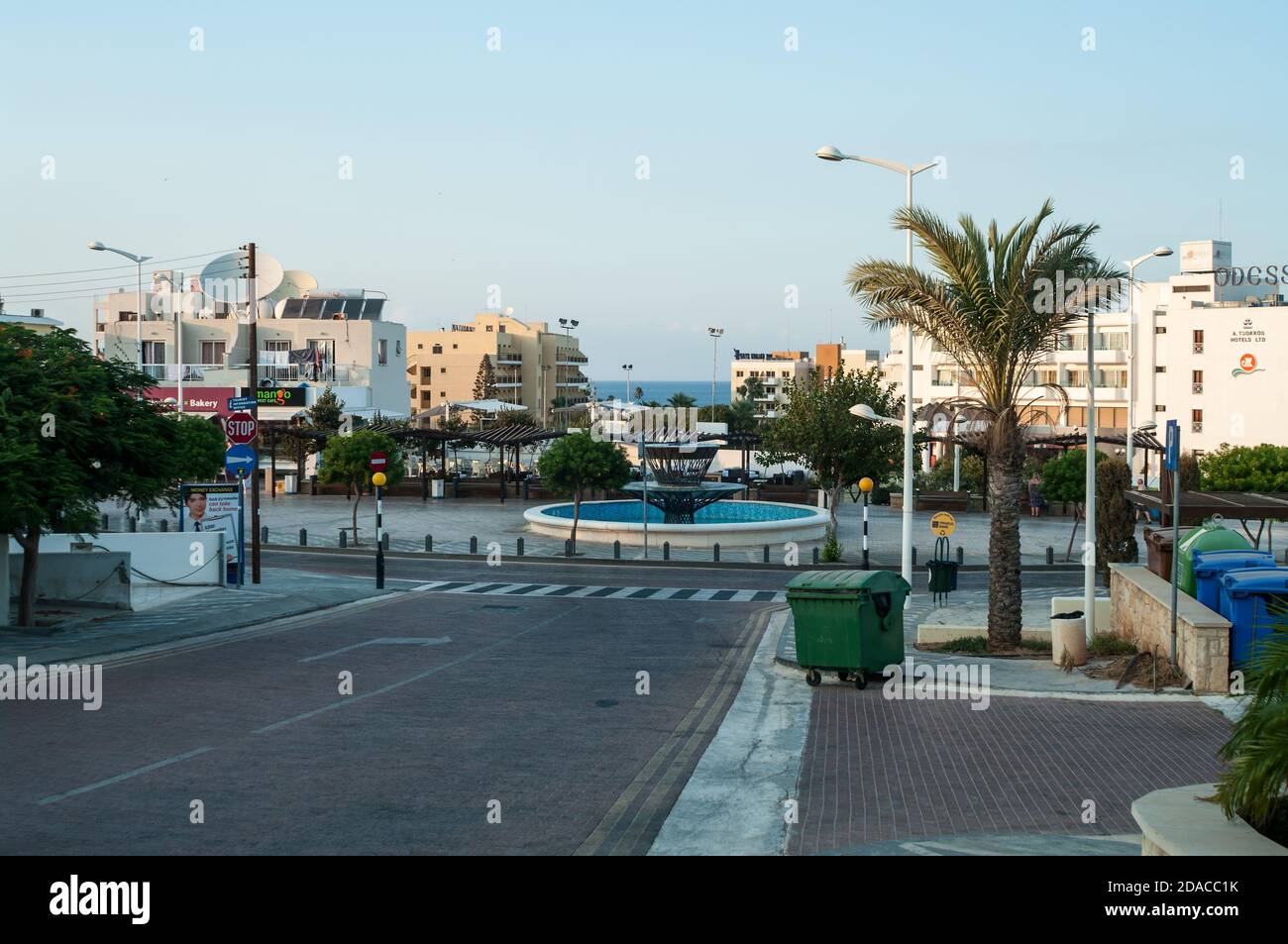 Tourist streets and buildings hi-res stock photography and images - Alamy