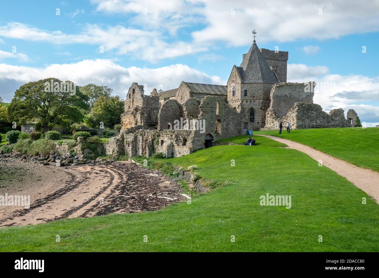 Inchcolm Abbey off North Queensferry Stock Photo - Alamy