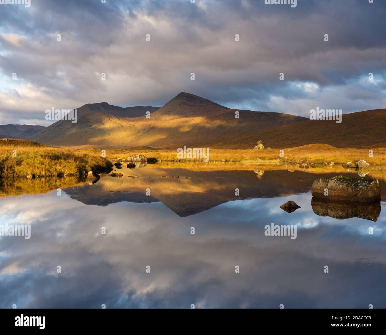 Glencoe lochan autumn colours hi-res stock photography and images - Alamy