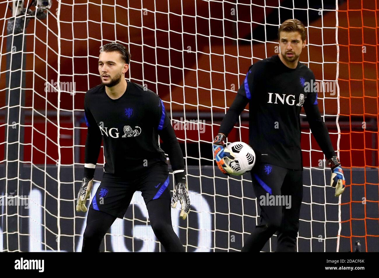 Holland goalkeeper tim krul hi-res stock photography and images - Alamy