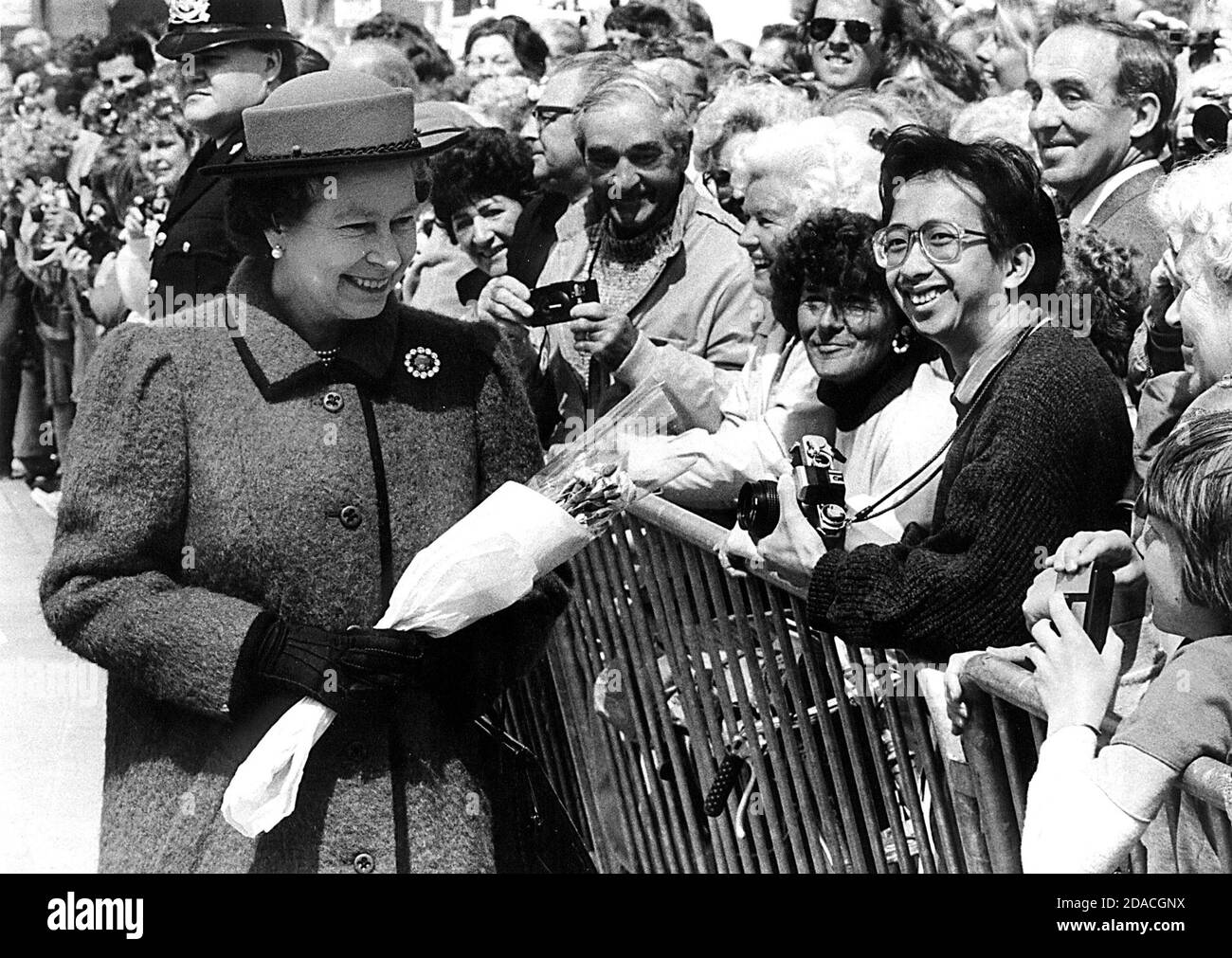 Queen elizabeth 1986 hi-res stock photography and images - Alamy
