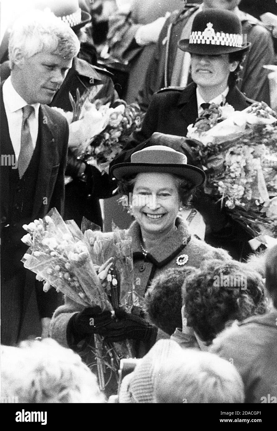 Queen elizabeth 1986 hi-res stock photography and images - Alamy