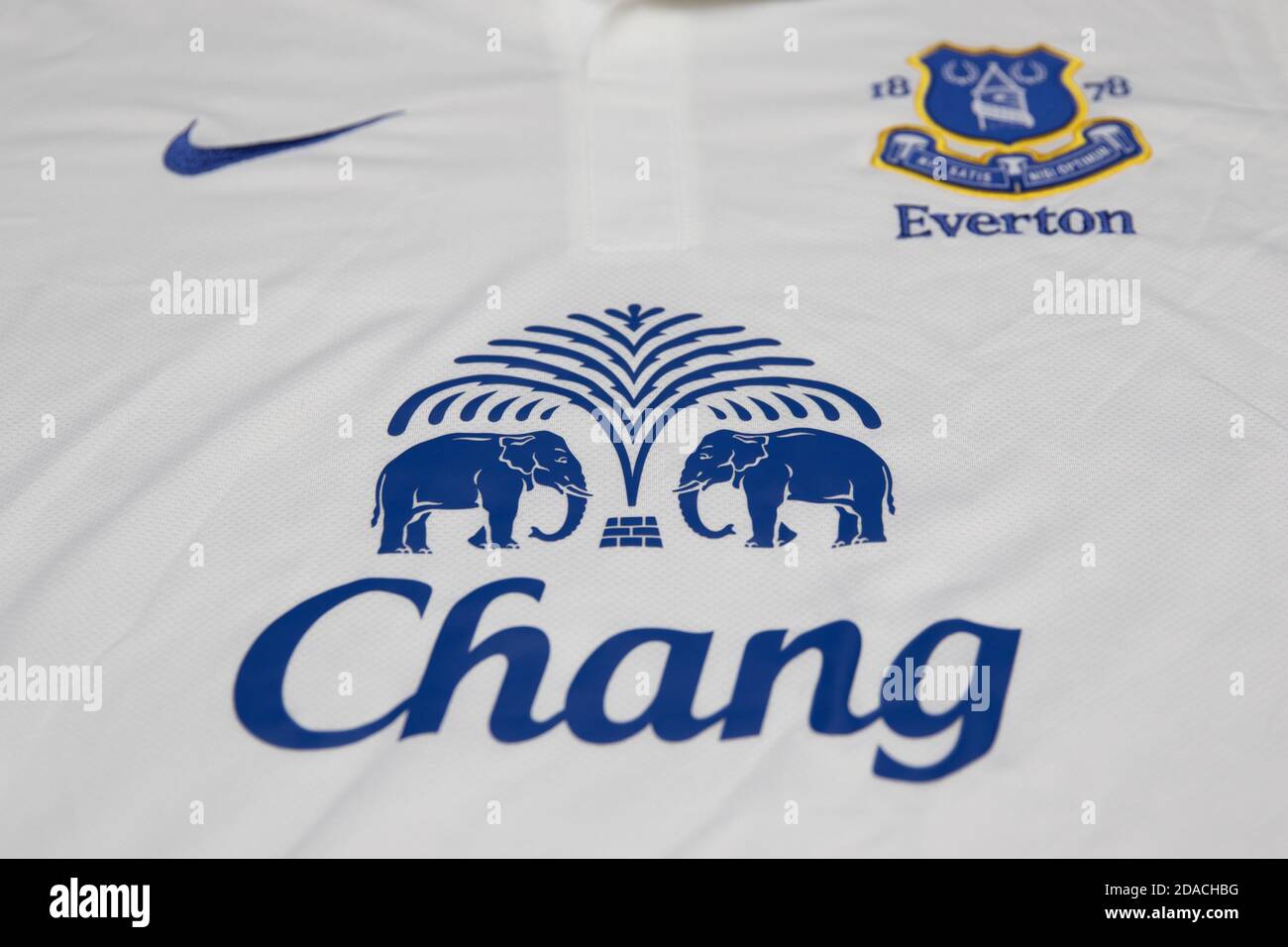 Blue Chang Beer sponsor on the 2012 Everton away kit Stock Photo - Alamy