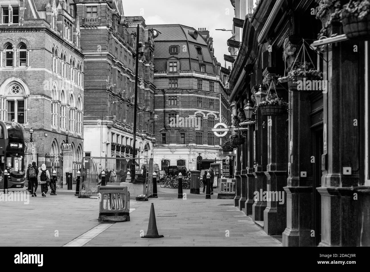City of London Liverpool Street at Night Stock Photo - Alamy