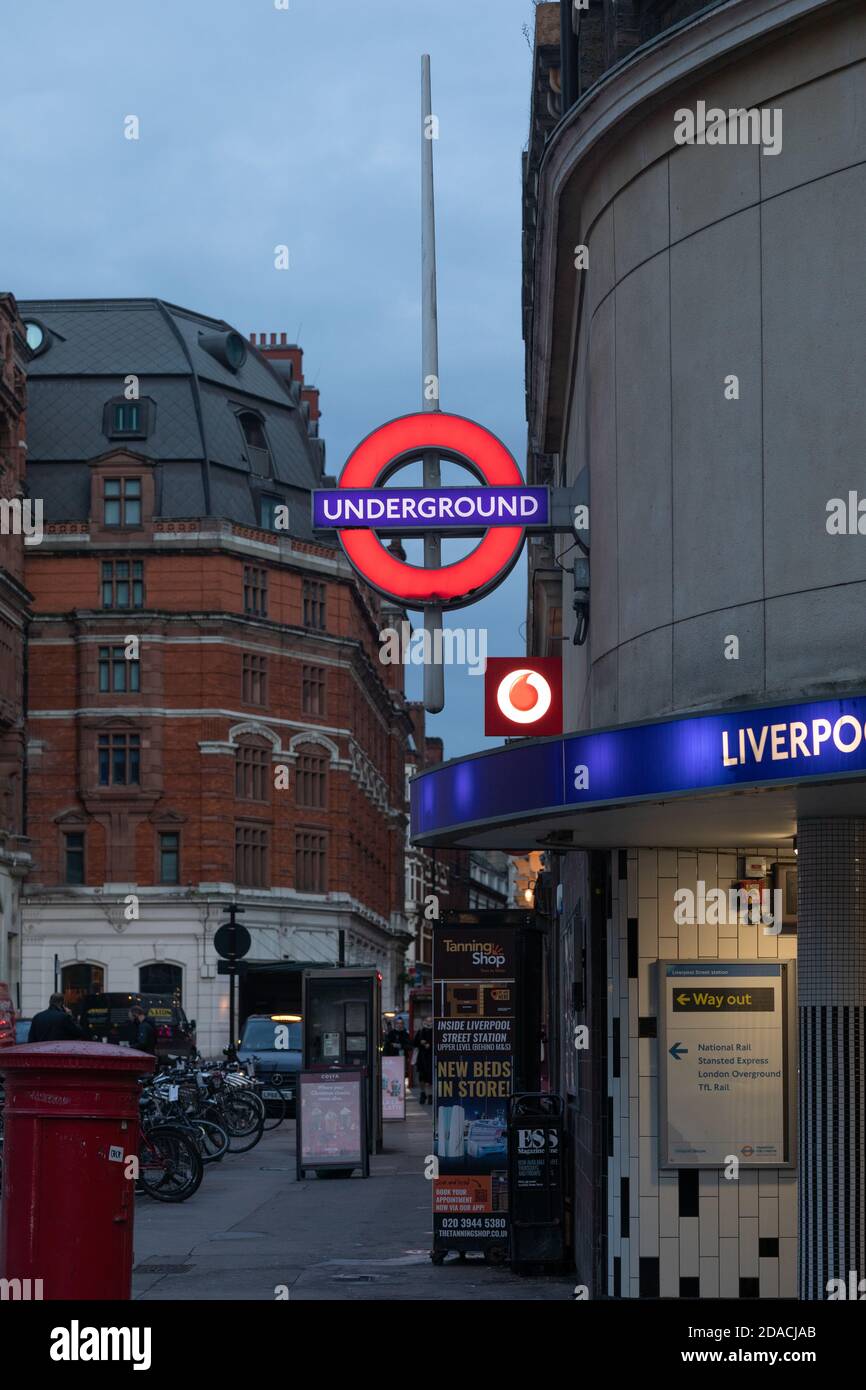 City of London Liverpool Street at Night Stock Photo - Alamy