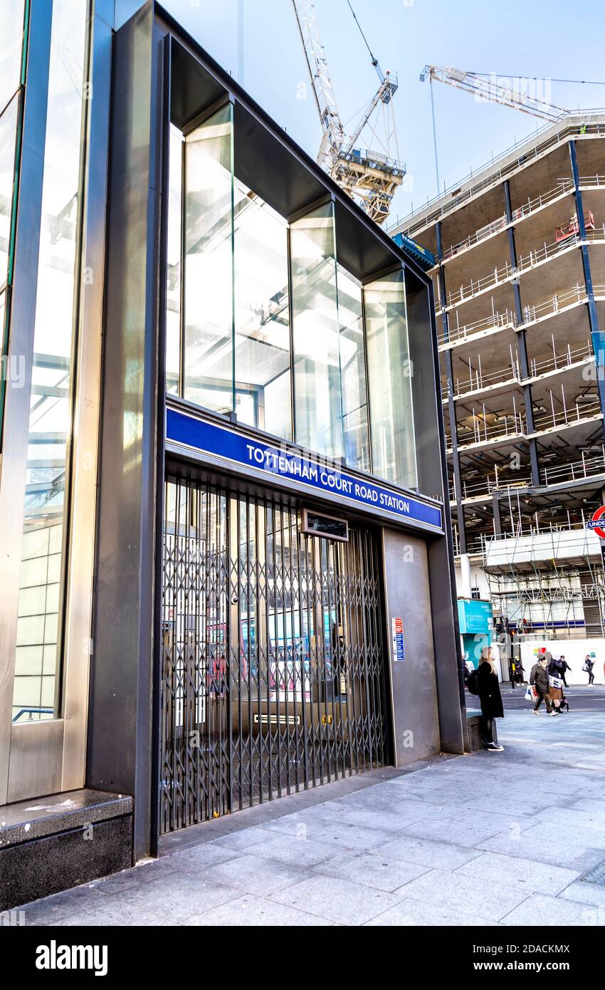 Underground tube entrance hi-res stock photography and images - Alamy