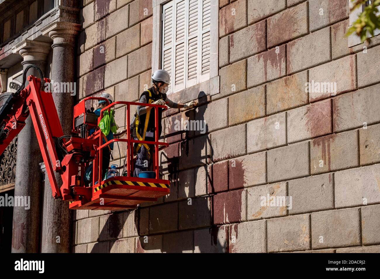 Cleaning removing red paint hi-res stock photography and images - Alamy