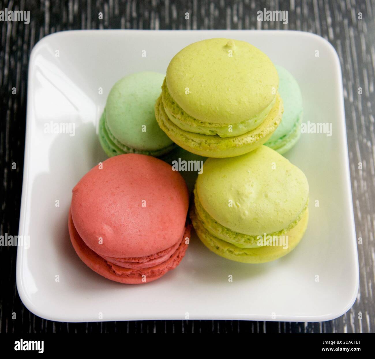Macaron plate hi-res stock photography and images - Alamy