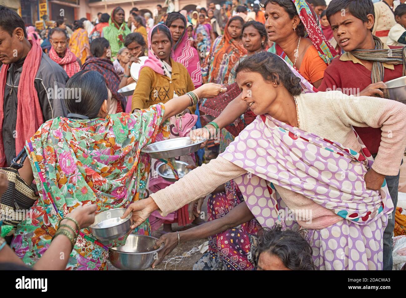 Women beg hi-res stock photography and images - Alamy