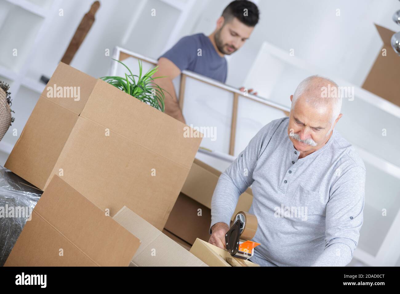 moving home and packing boxes Stock Photo - Alamy