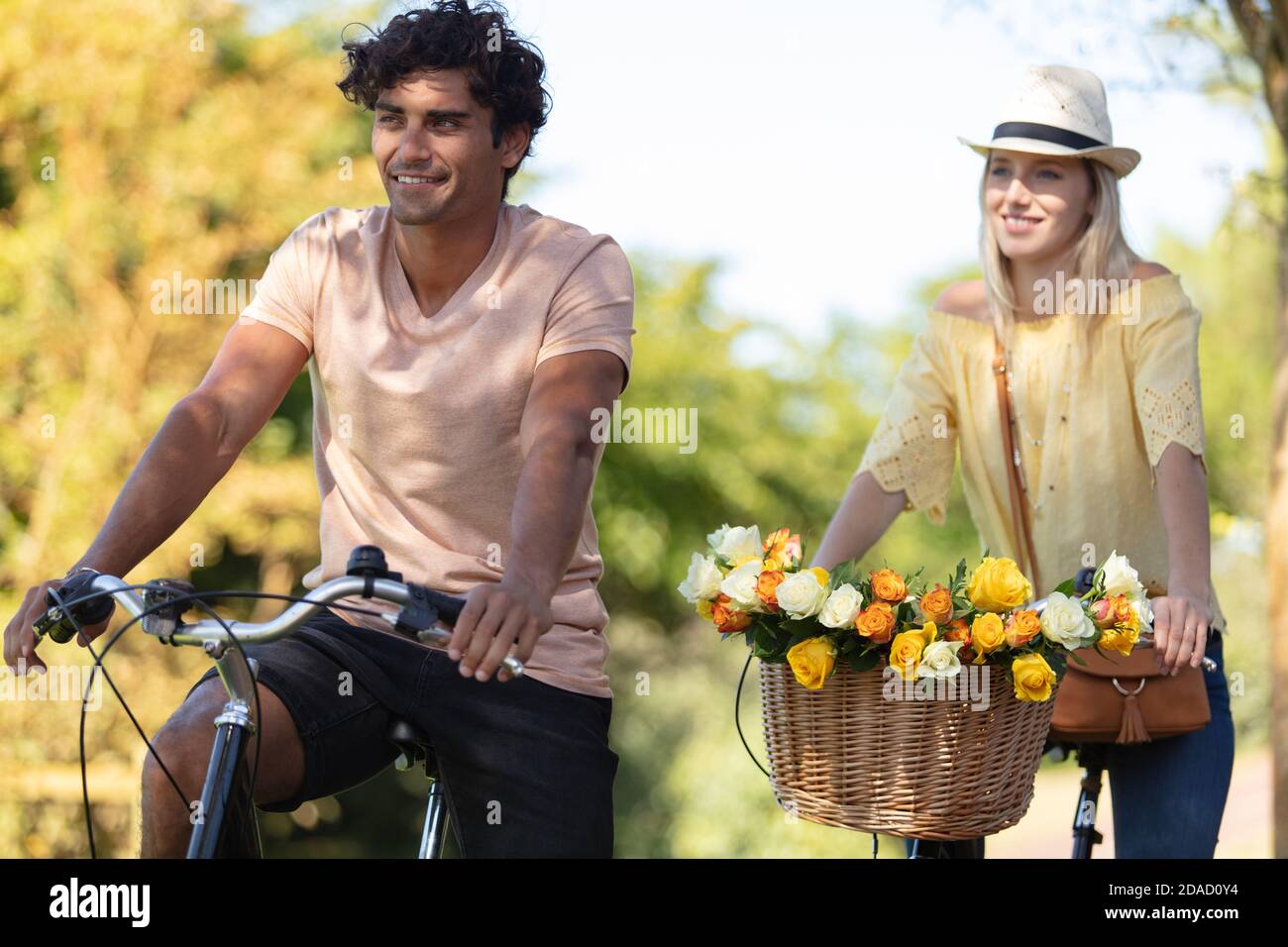 Couple racing bikes hi-res stock photography and images - Alamy