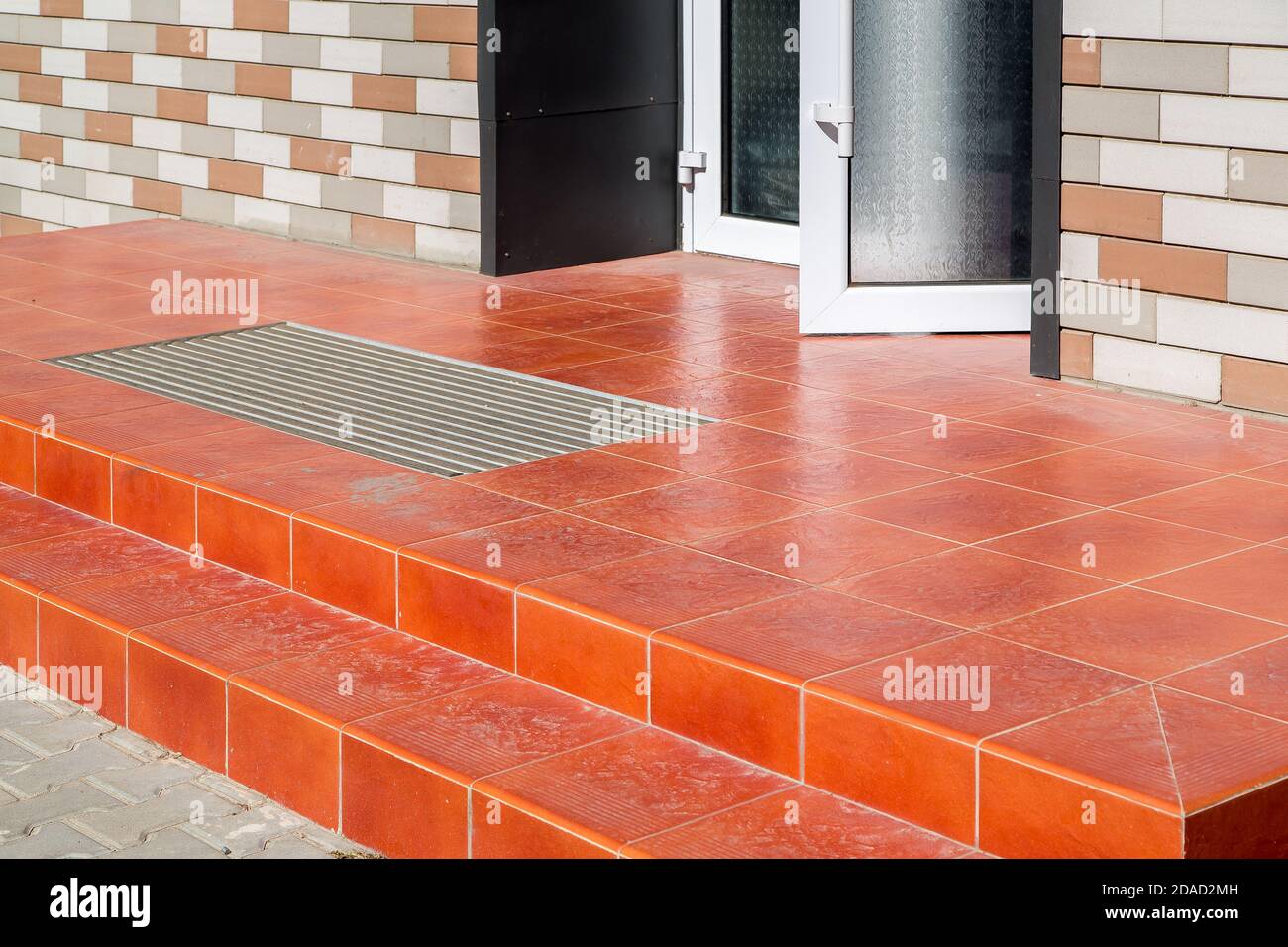 Stone stairs up to open door hi-res stock photography and images - Alamy