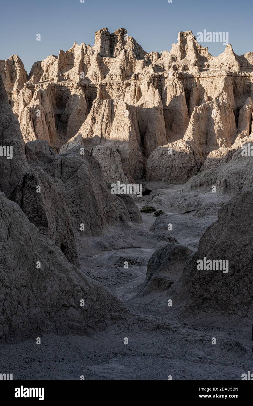 Layers of hoodoo formations in Badlands National Park Stock Photo - Alamy