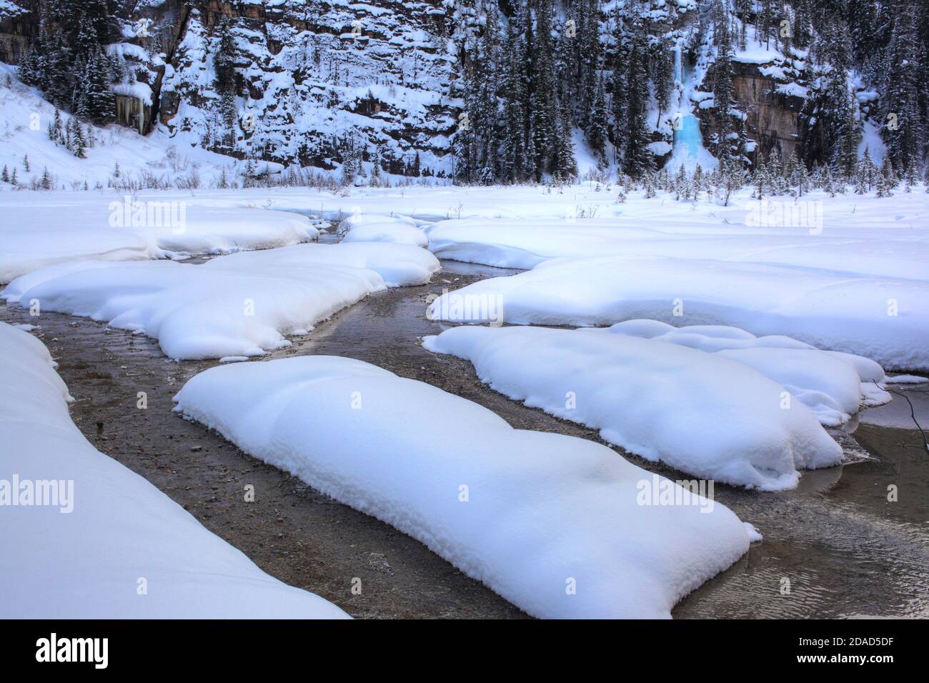 Water background wallpapers hi-res stock photography and images - Alamy
