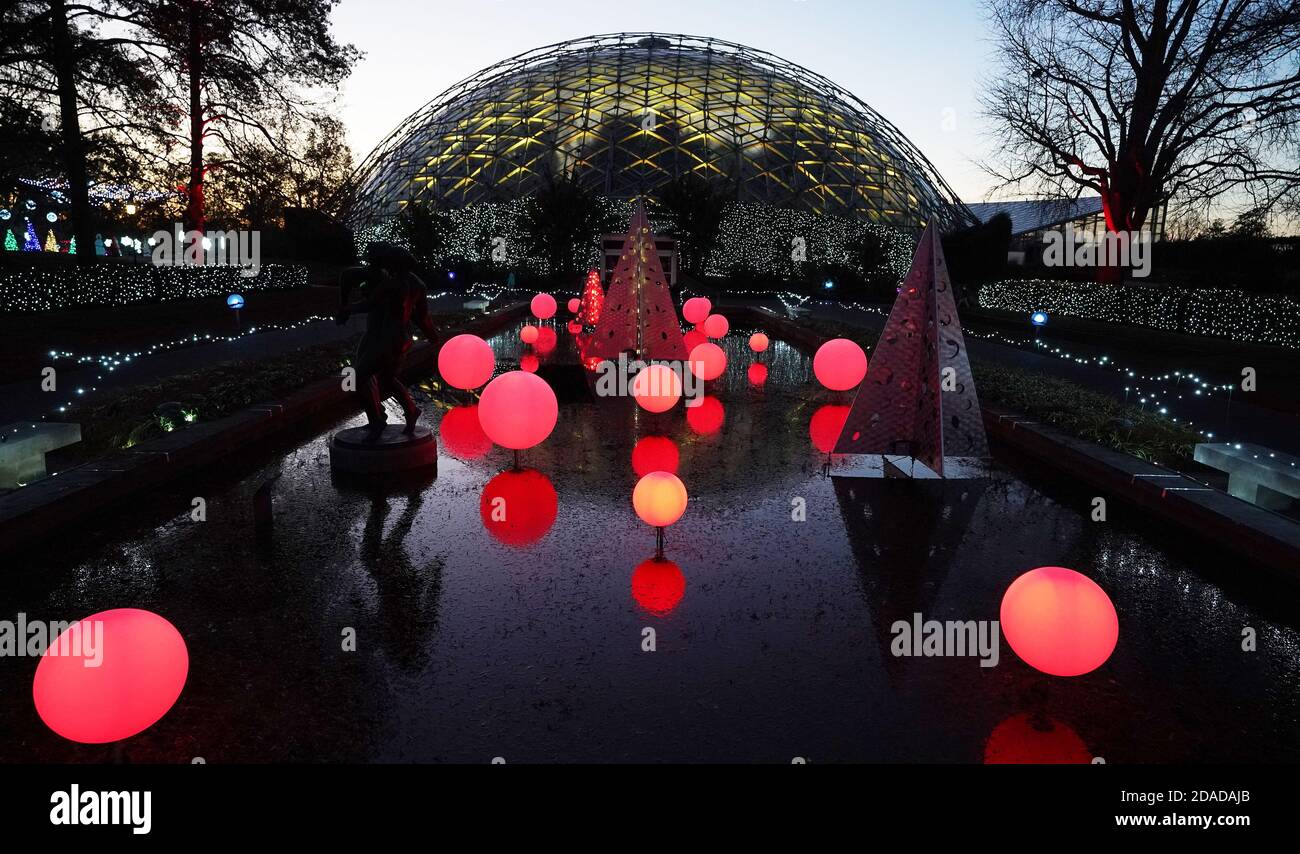 The missouri botanical garden lights hi-res stock photography and ...