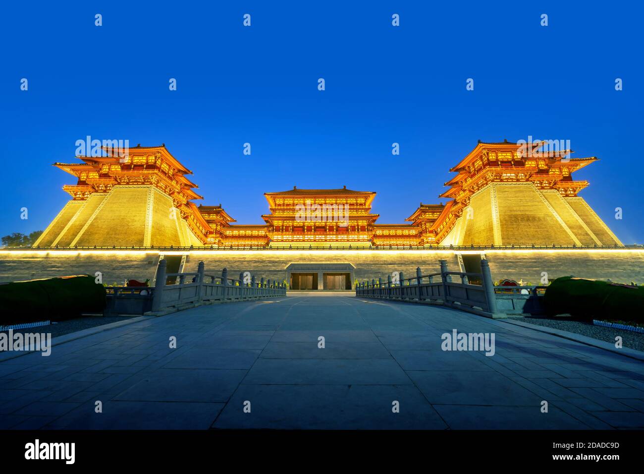 Yingtian Gate is the south gate of Luoyang City in the Sui and Tang ...