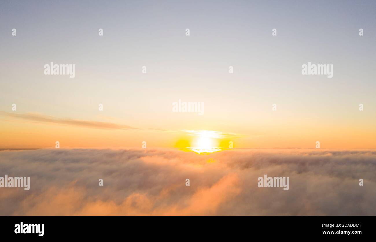 Gold sun sunset sunrise aerial hi-res stock photography and images - Alamy