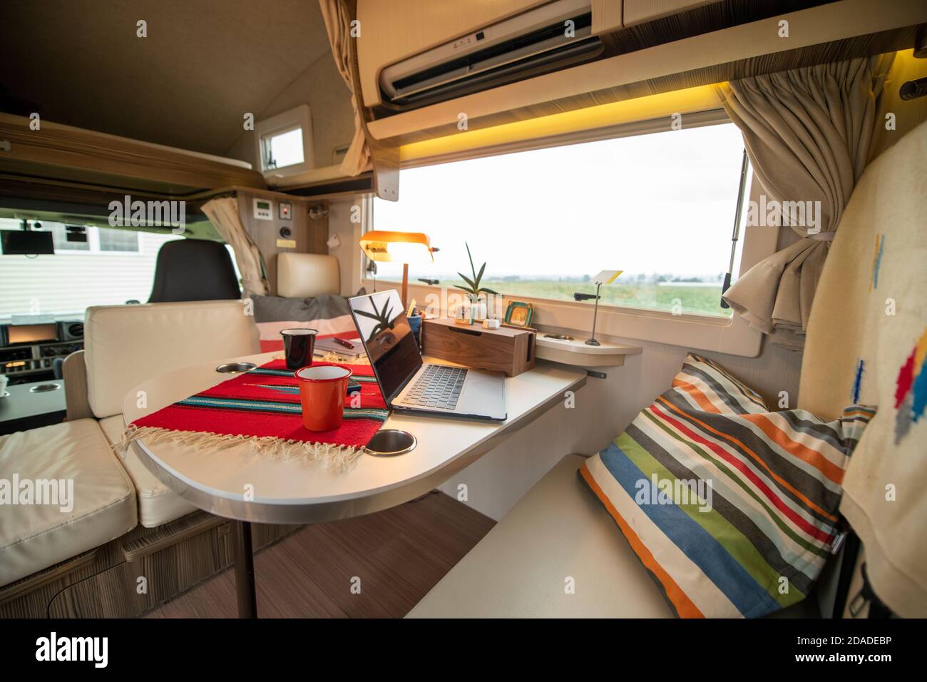 New work style hi-res stock photography and images - Alamy