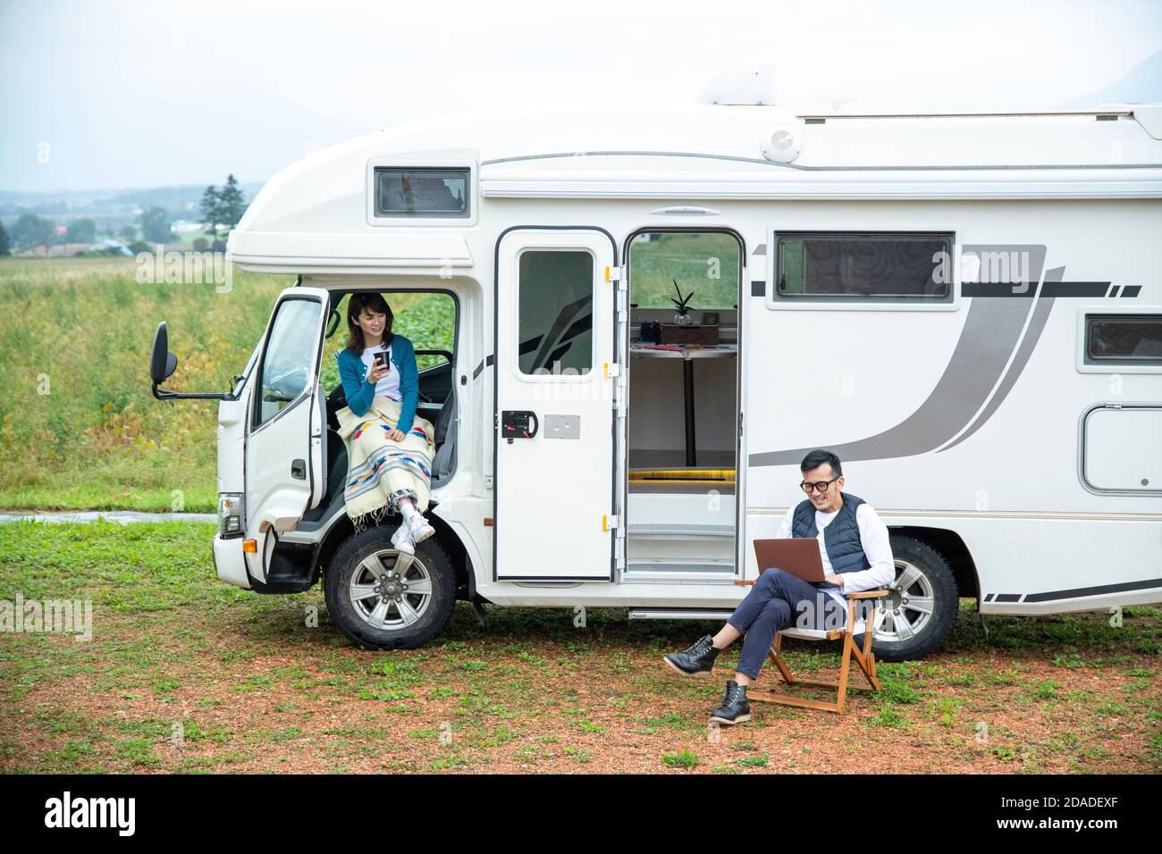 Vanlife lovers hi-res stock photography and images - Alamy