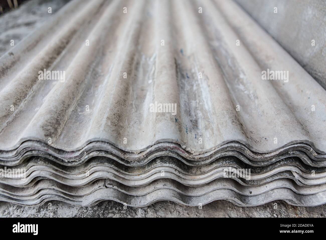 Roof tiles texture hi-res stock photography and images - Alamy