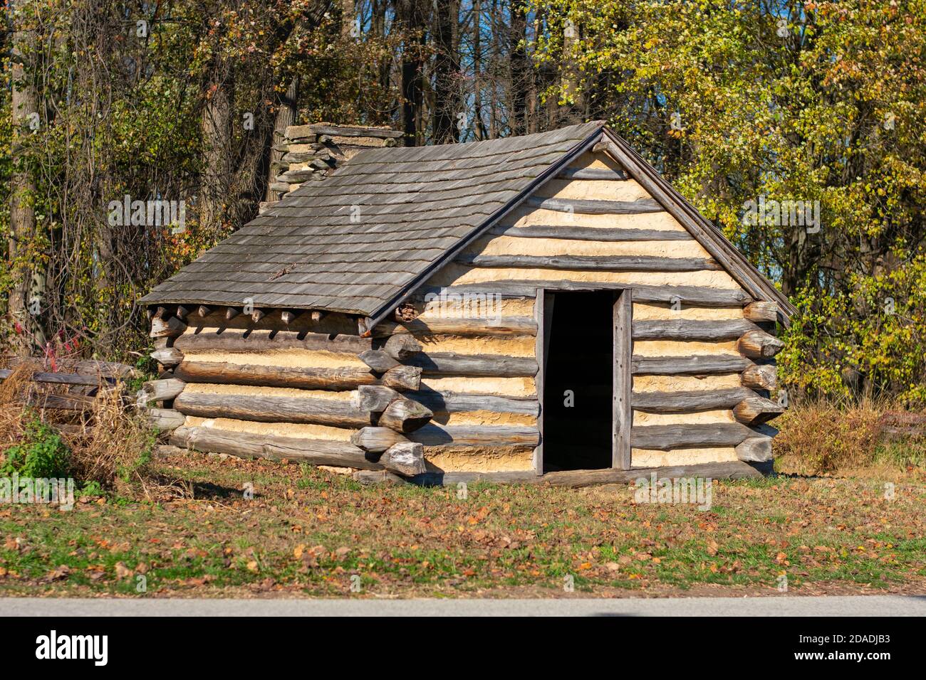 A Reproduction Log Cabin at Valley Forge National Historical Park Stock Photo - Alamy