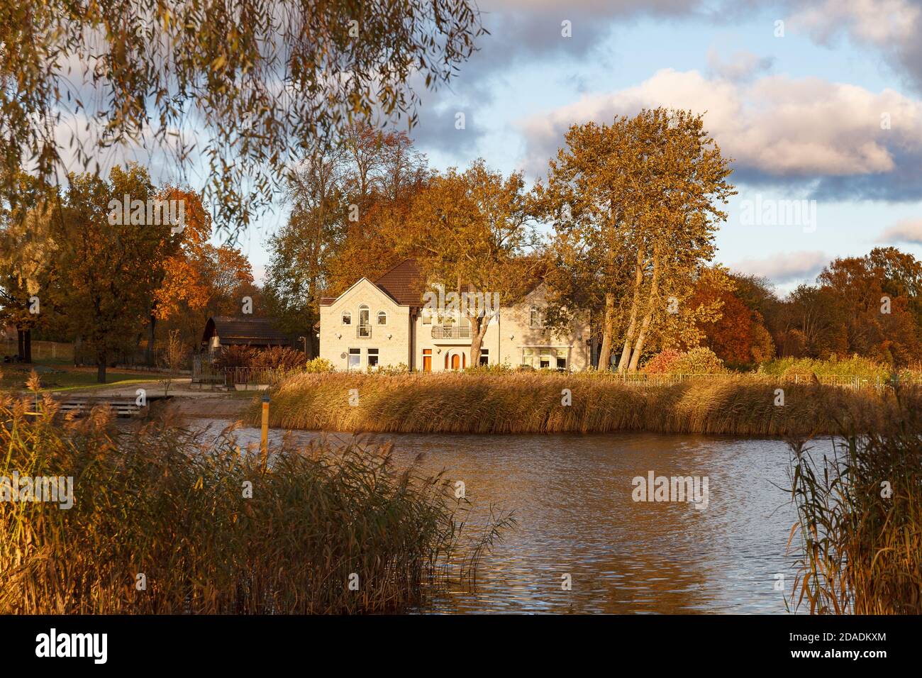 Riveside hi-res stock photography and images - Alamy