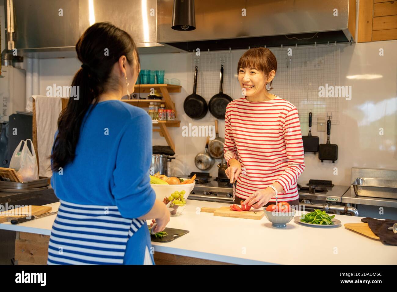 Kitchen direction hi-res stock photography and images - Alamy