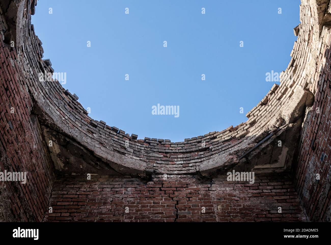 Bottom vintage view big hi-res stock photography and images - Alamy