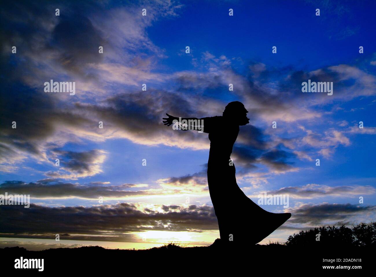 Waiting statue hi-res stock photography and images - Alamy