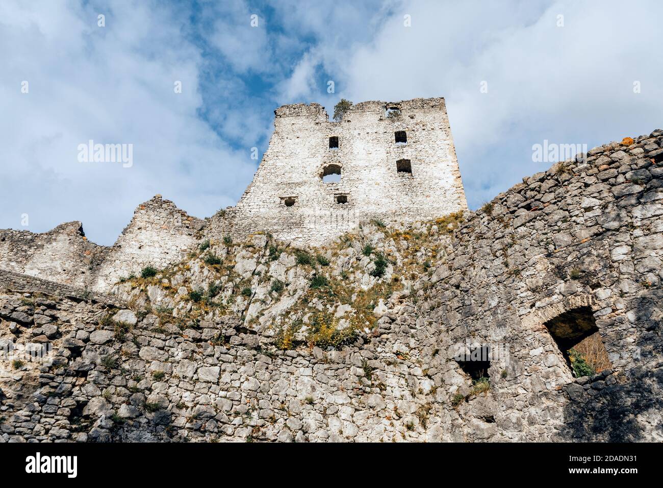Slovenia grad kamen kamen castle hi-res stock photography and images ...