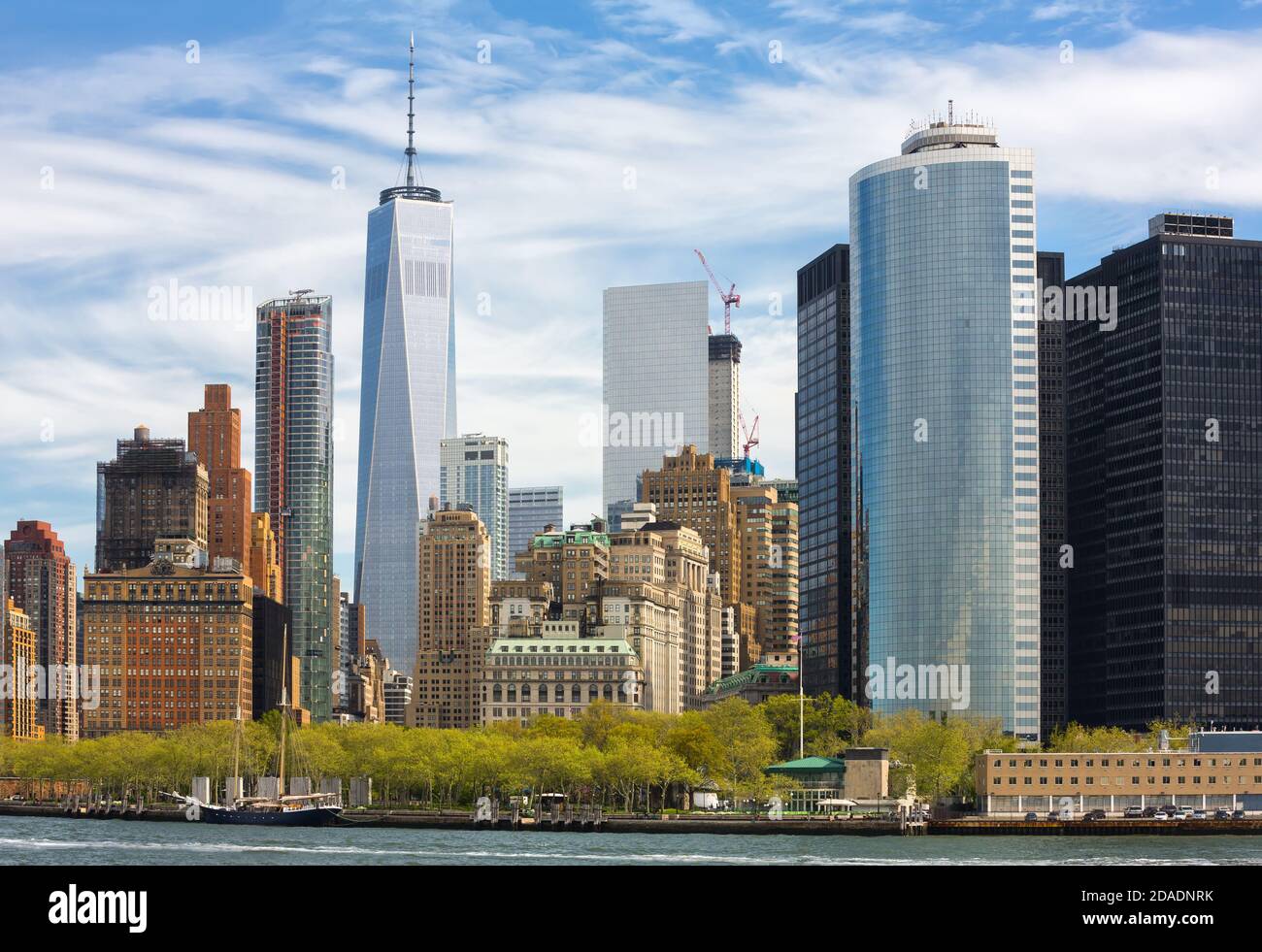 Sunny day in New York. View of Manhattan skyline in NYC Stock Photo - Alamy