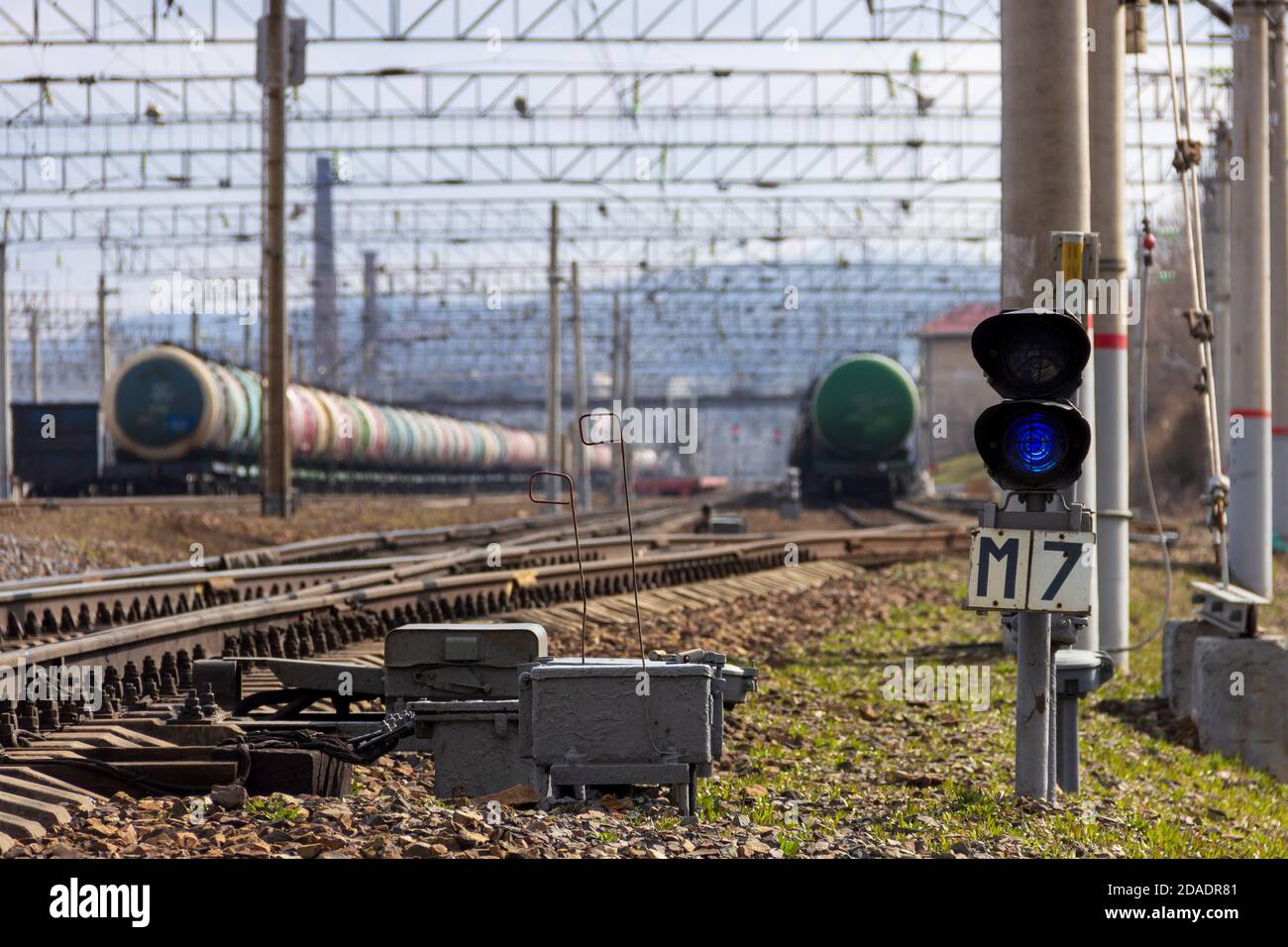 Freight train petroleum tank cars hi-res stock photography and images ...