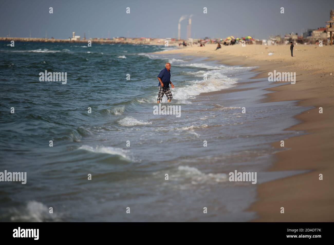 Gaza City, The Gaza Strip, Palestine. 11th Nov, 2020. Palestinians at ...