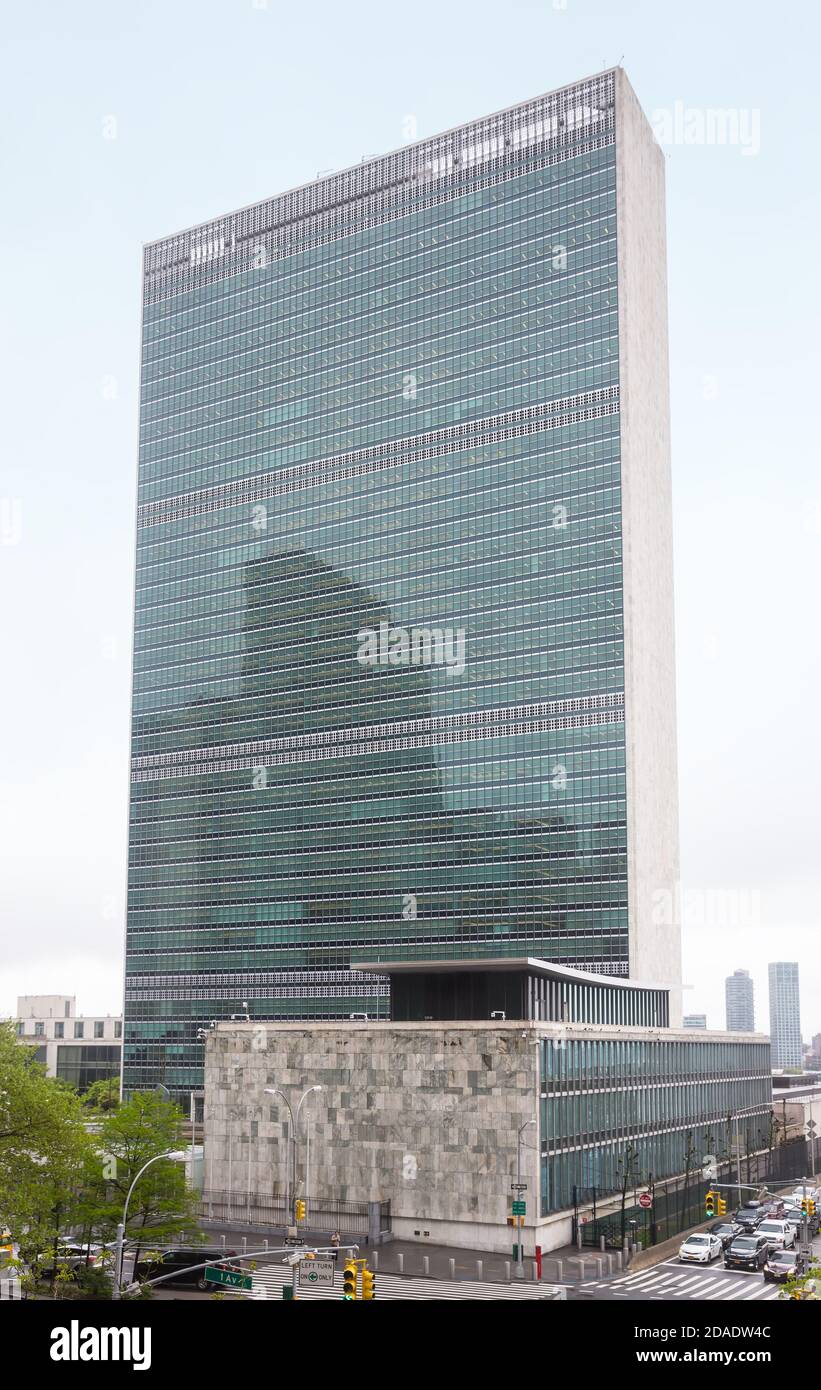 NEW YORK, USA - May 03, 2016: United Nations Building in New York City ...