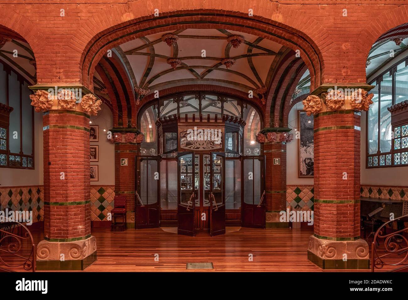 Art nouveau entrance gate hi-res stock photography and images - Alamy