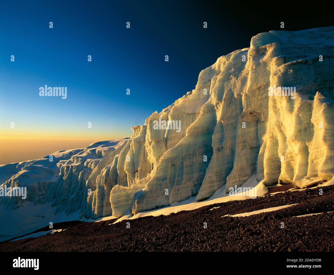 Mount kilimanjaro tanzania glaciers hi-res stock photography and images ...