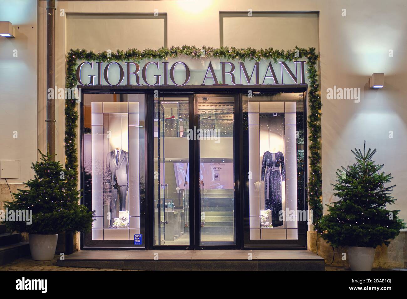 Giorgio Armani Logo High Resolution Stock Photography and Images - Alamy