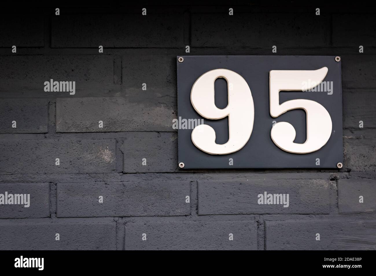 Slate house numbers hi-res stock photography and images - Alamy