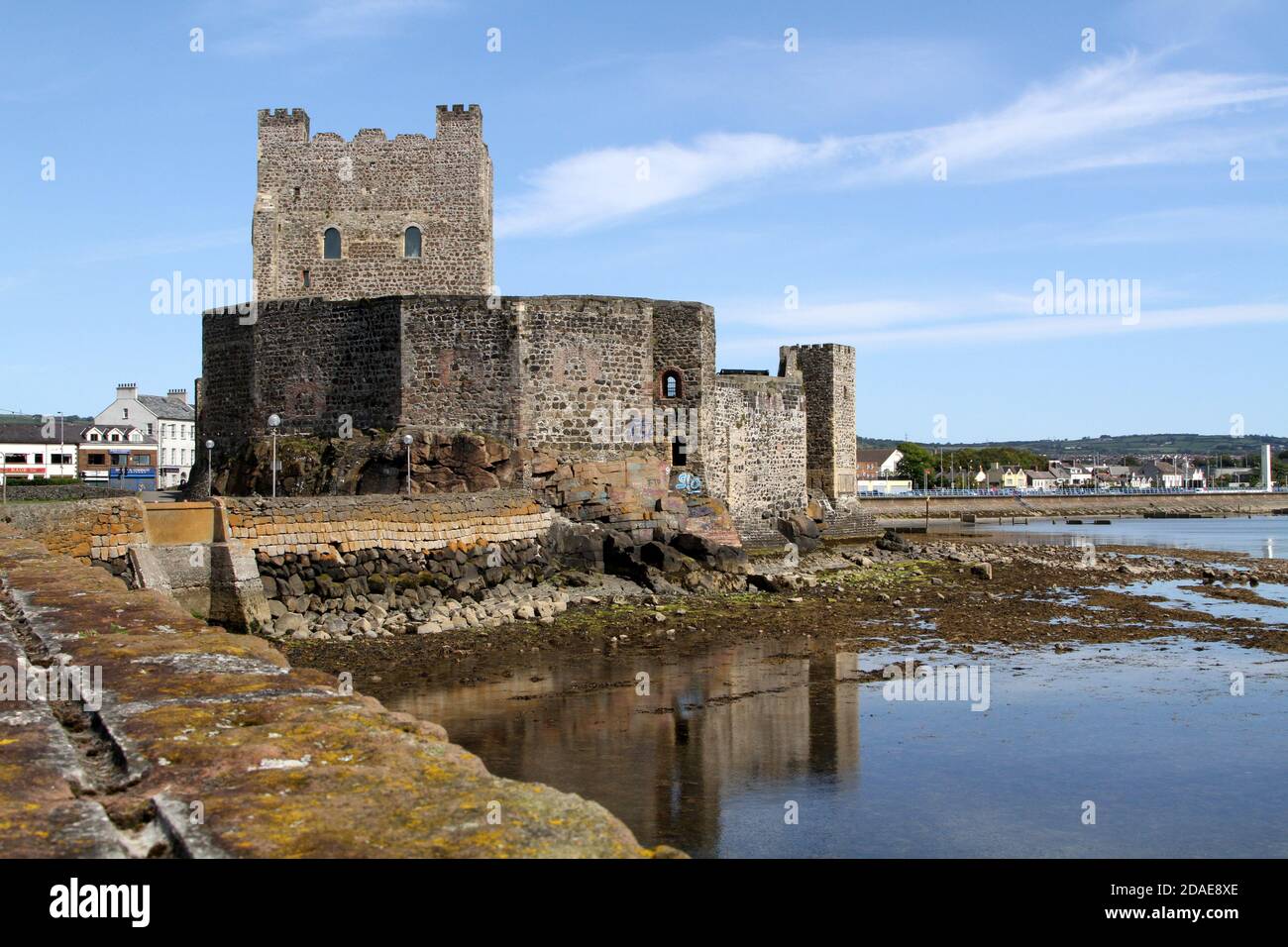 Carrick Fergus Castle and statue of King William 111, Carrick Fergus ...