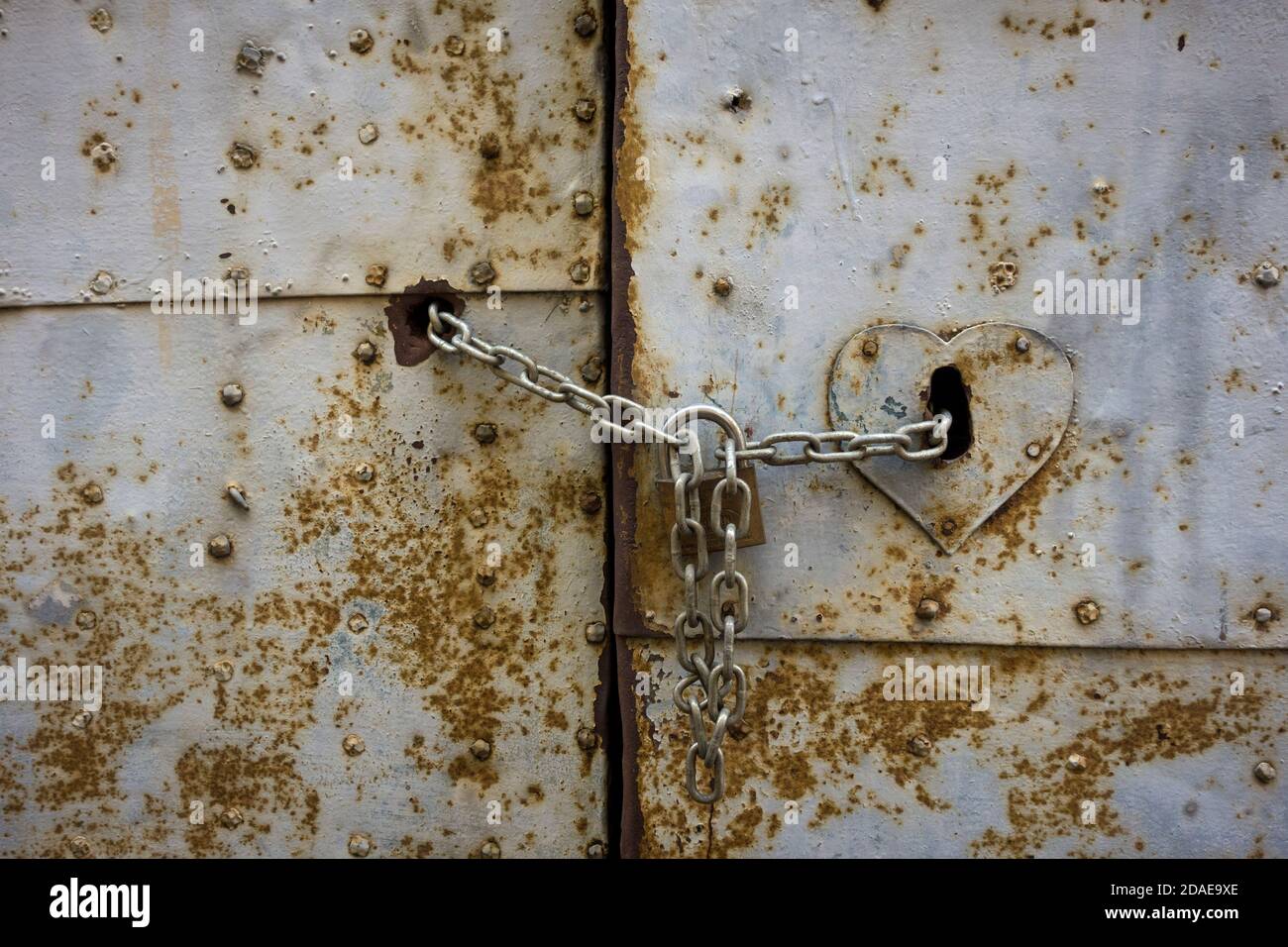 Broken heart symbol love lock hi-res stock photography and images - Alamy