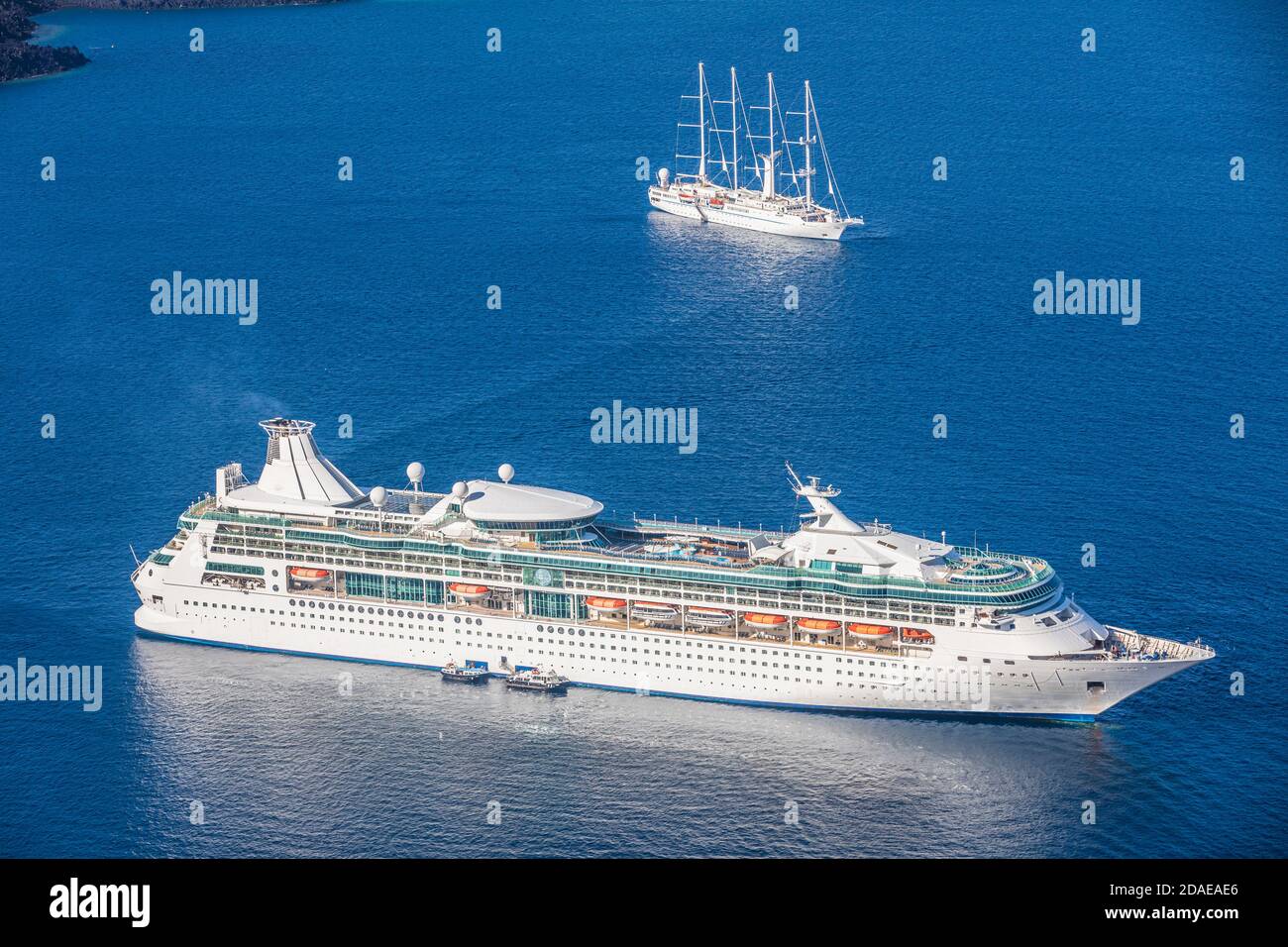Luxury cruise sailing ship hi-res stock photography and images - Alamy