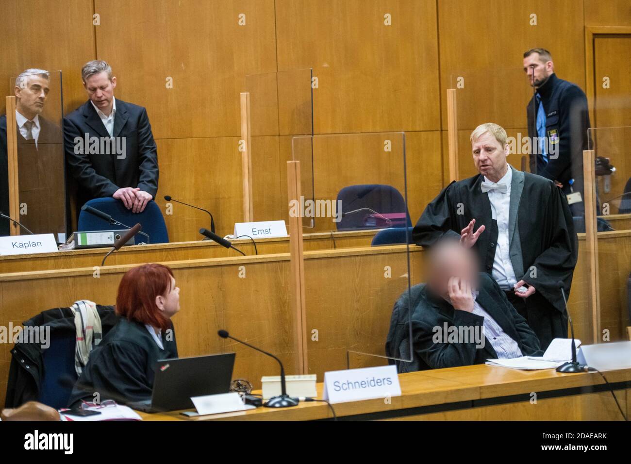 12 November 2020, Hessen, Frankfurt/Main: The main defendant Stephan Ernst (back, 2nd from left ...