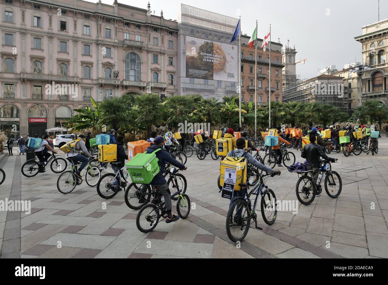 Milanese bicycle food delivery riders in Duomo square protest for the ...