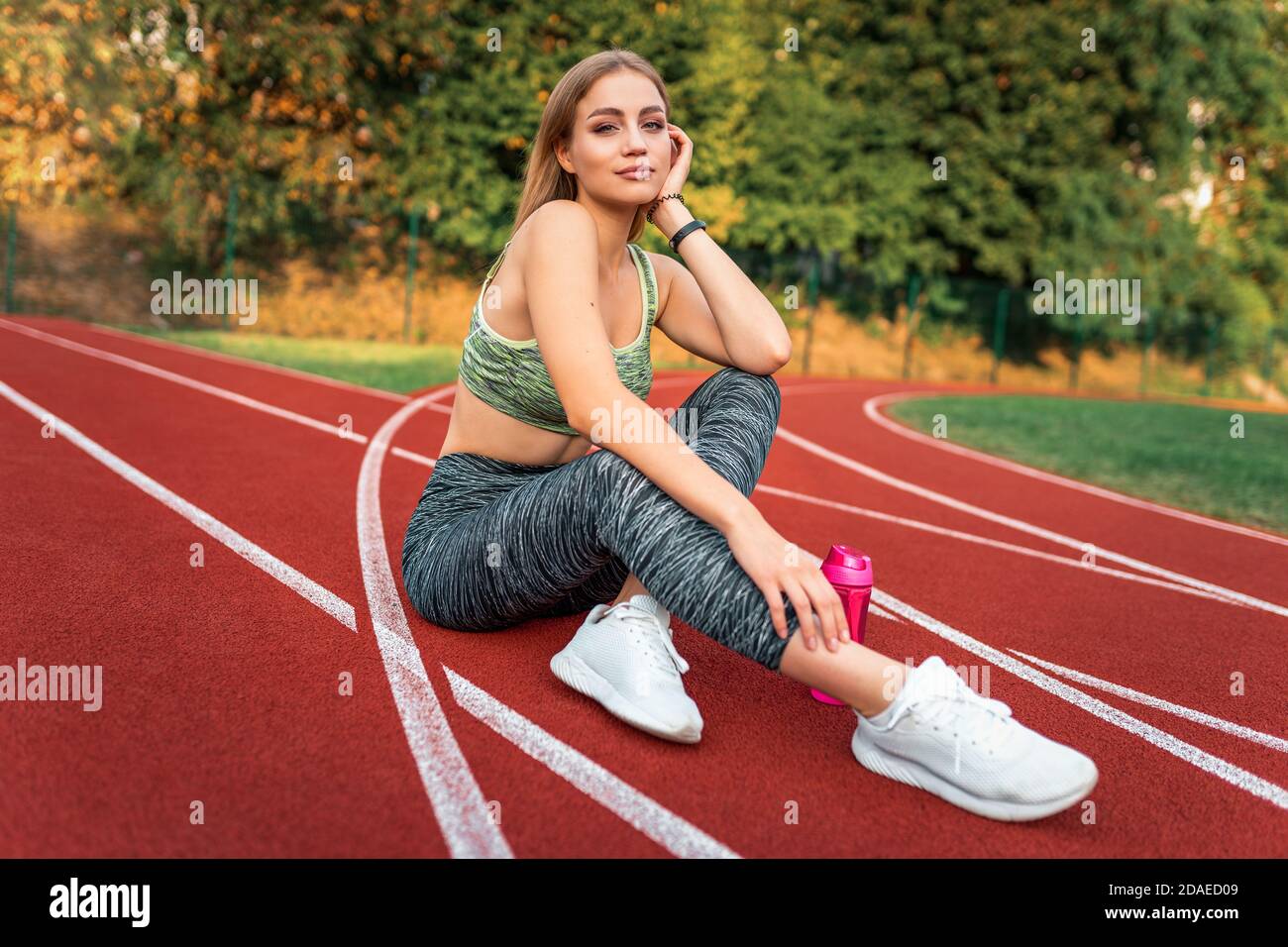 Young sports girl hi-res stock photography and images - Alamy