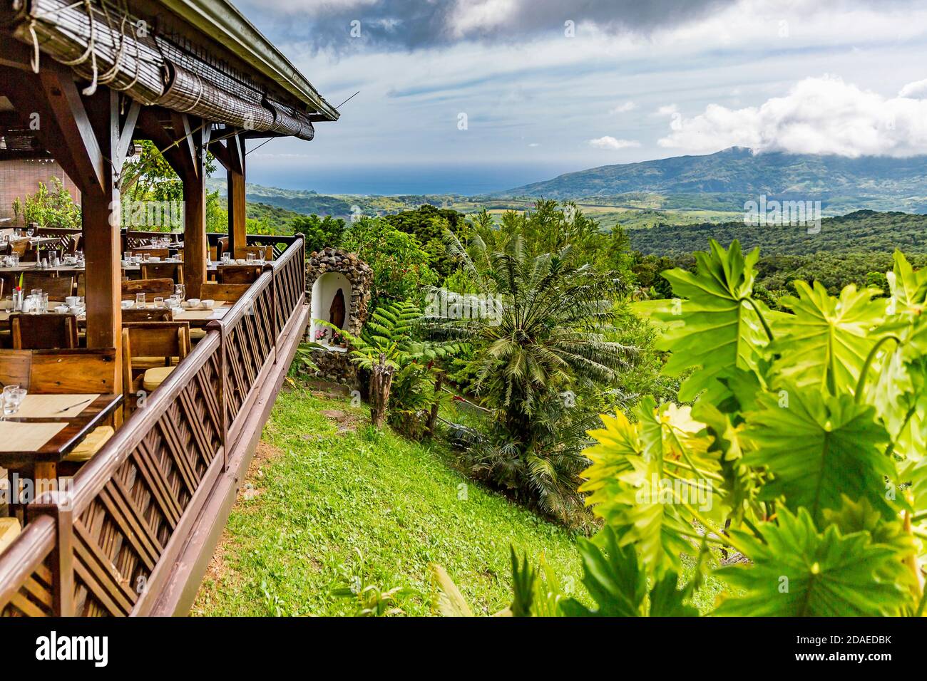 Ocean view restaurant hi-res stock photography and images - Alamy