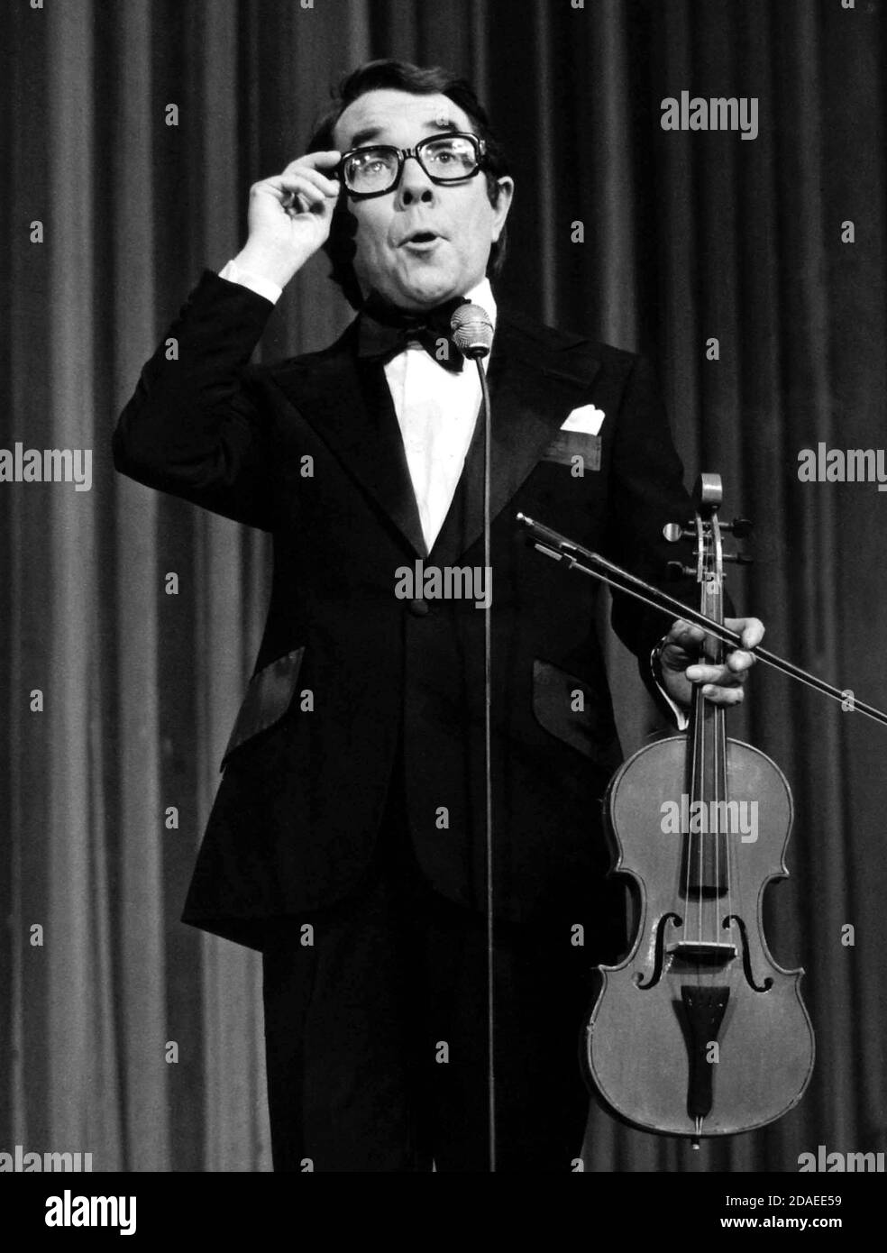 An audience with ronnie corbett hi-res stock photography and images - Alamy
