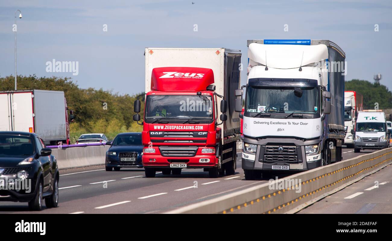 Pair of lorries hi-res stock photography and images - Alamy