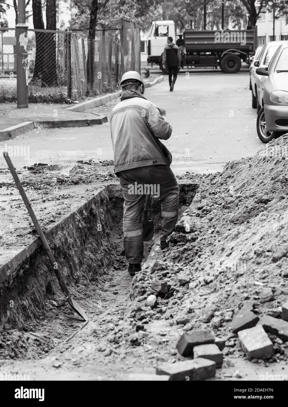 Hand digging trench hi-res stock photography and images - Alamy